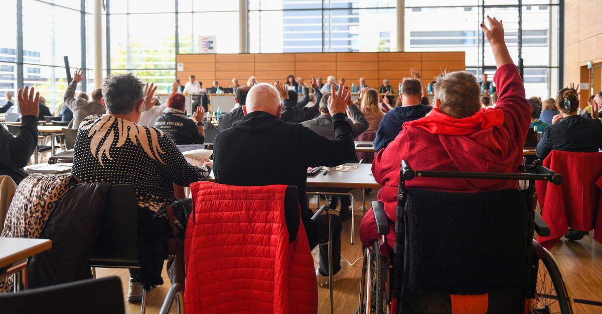 Zoff im Parlament über Ratenpause und Beitrittsbeschluss